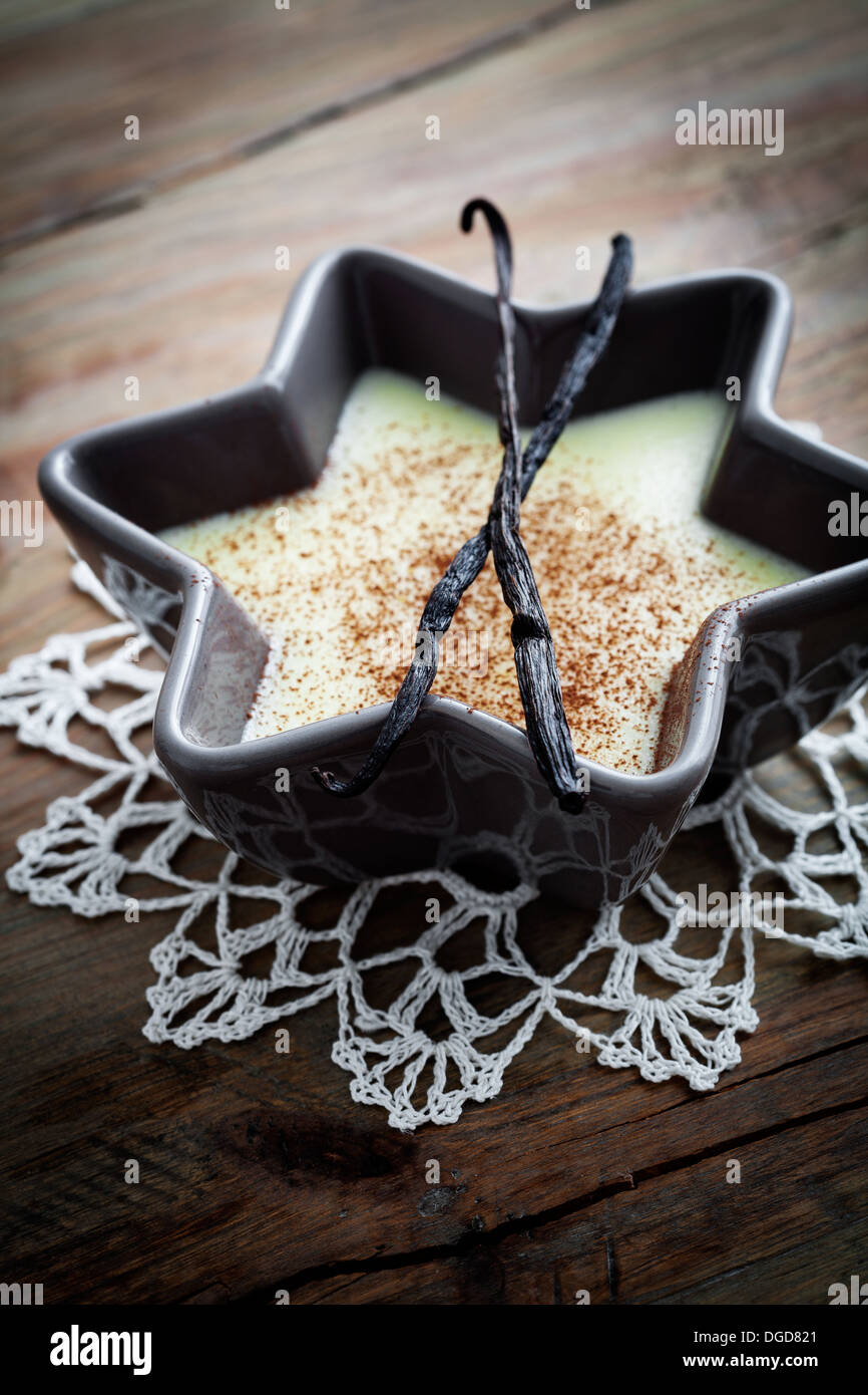 Vanilla pudding powder hi-res stock photography and images - Alamy