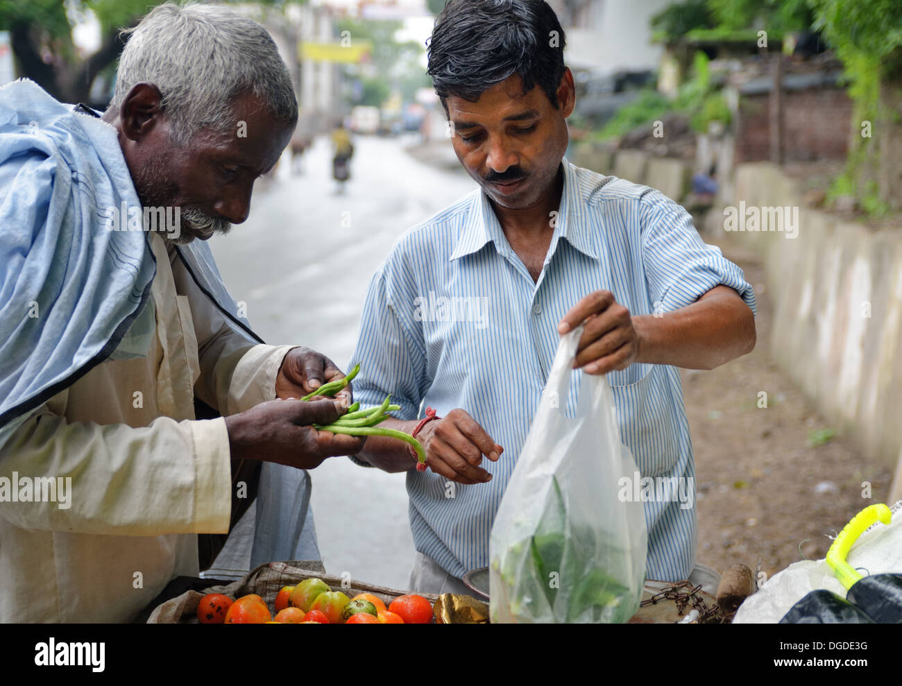 Indian vendor hi-res stock photography and images - Alamy