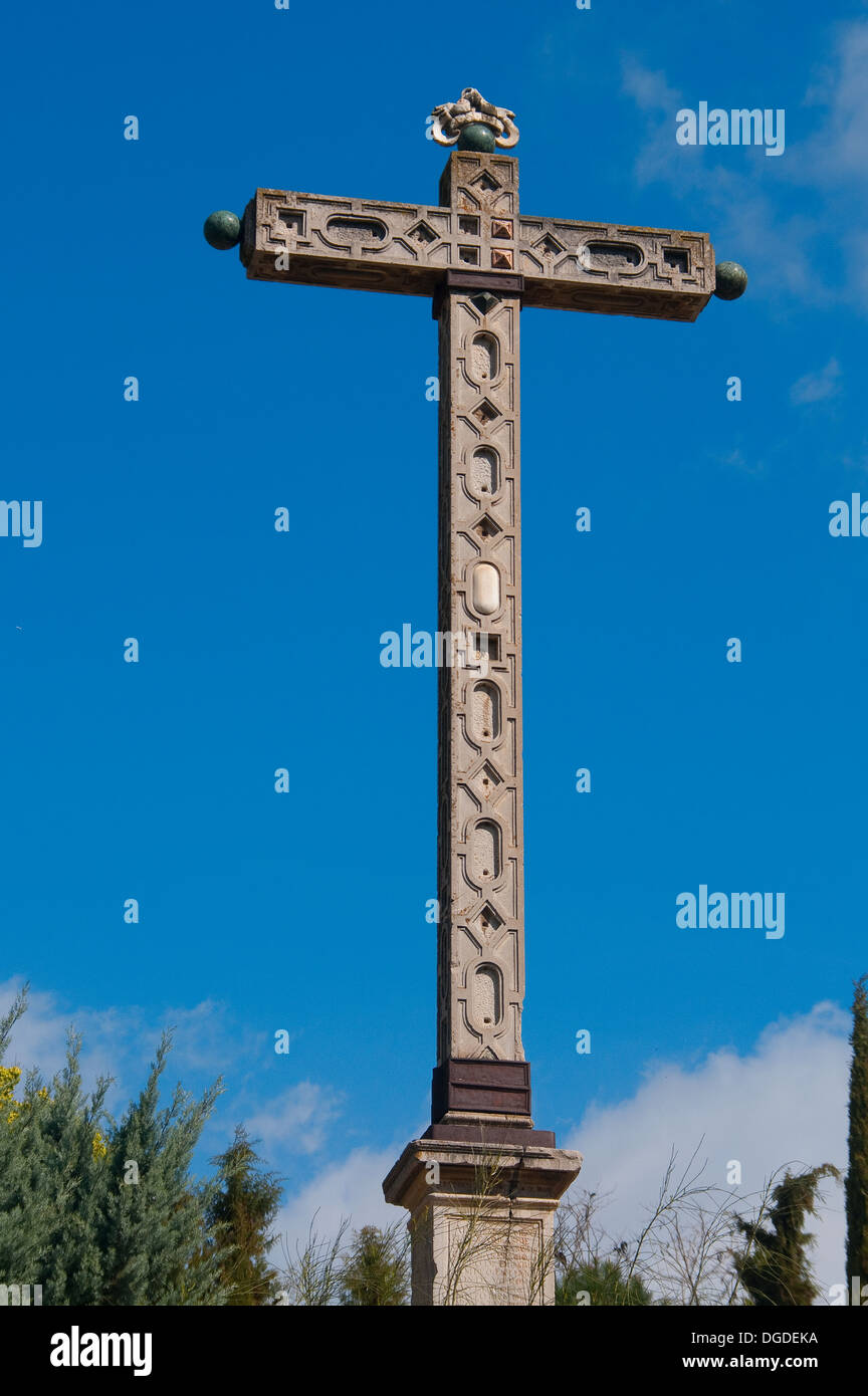 Ancient stone holy cross hi-res stock photography and images - Alamy