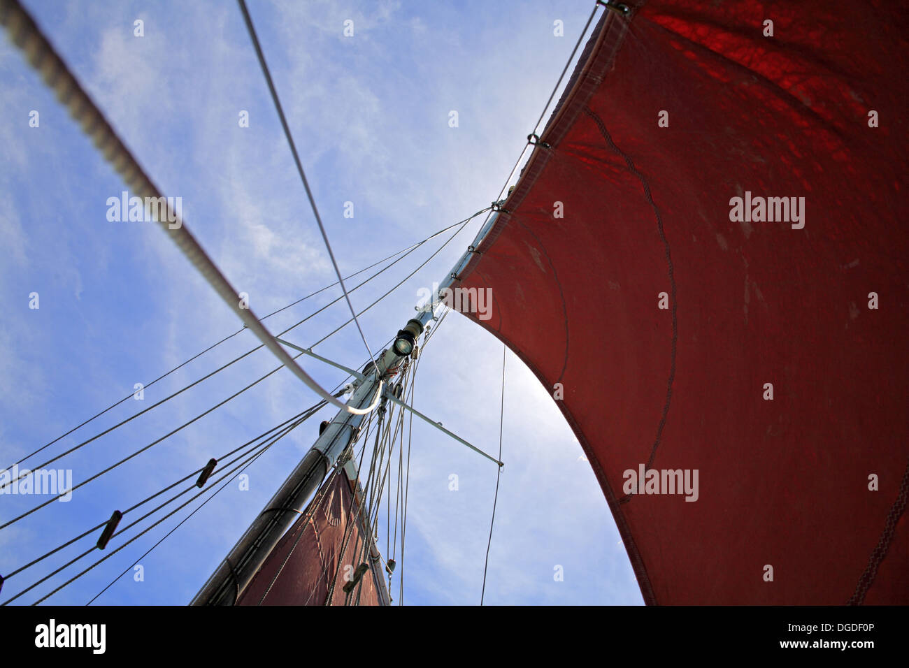 Red sail hi-res stock photography and images - Alamy