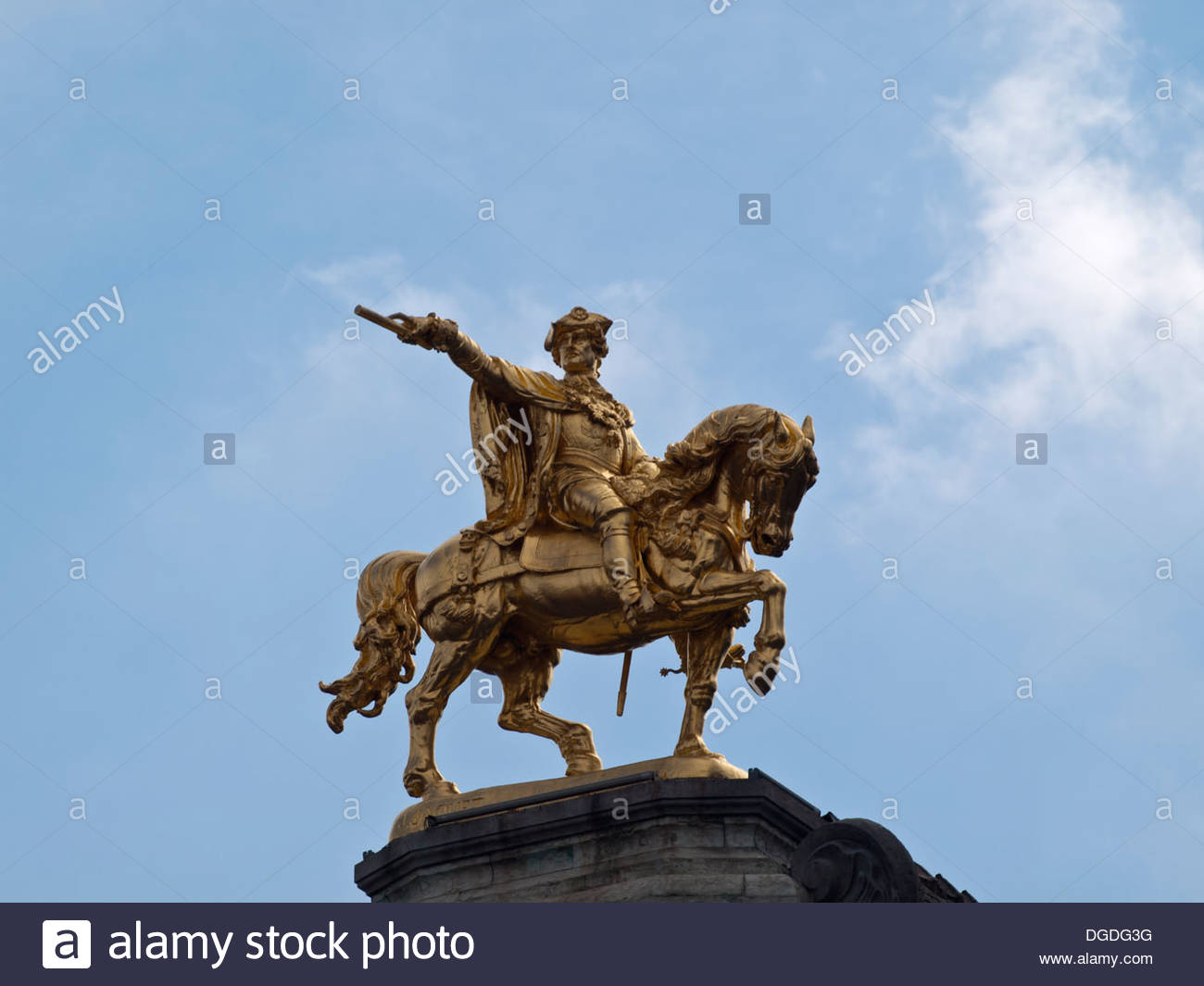 Gold Statue Brussels Belgium Stock Photos & Gold Statue Brussels ...