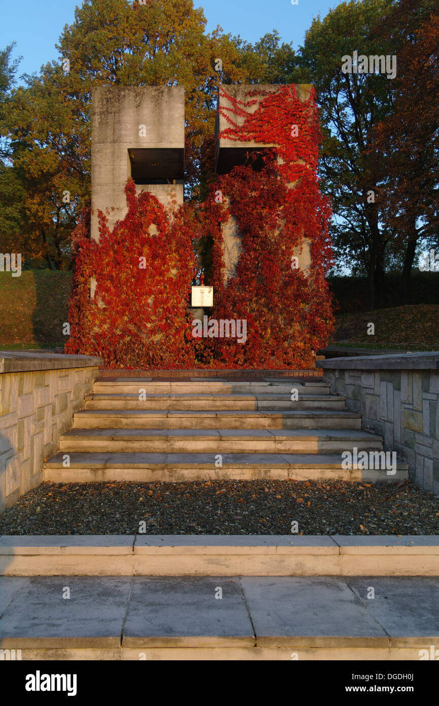 monument on cemetery Stock Photo - Alamy