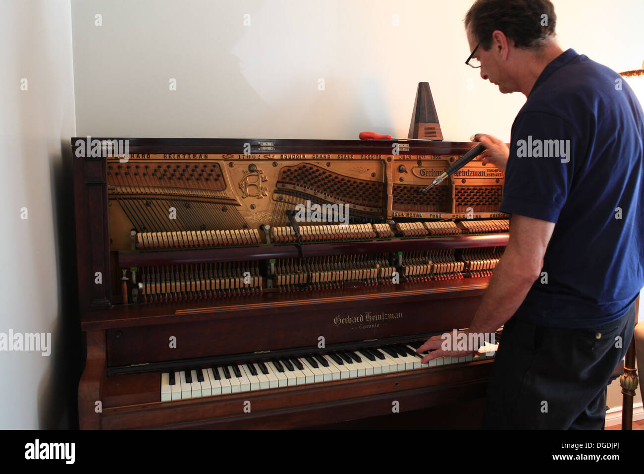 Man tuning fork hi-res stock photography and images - Alamy