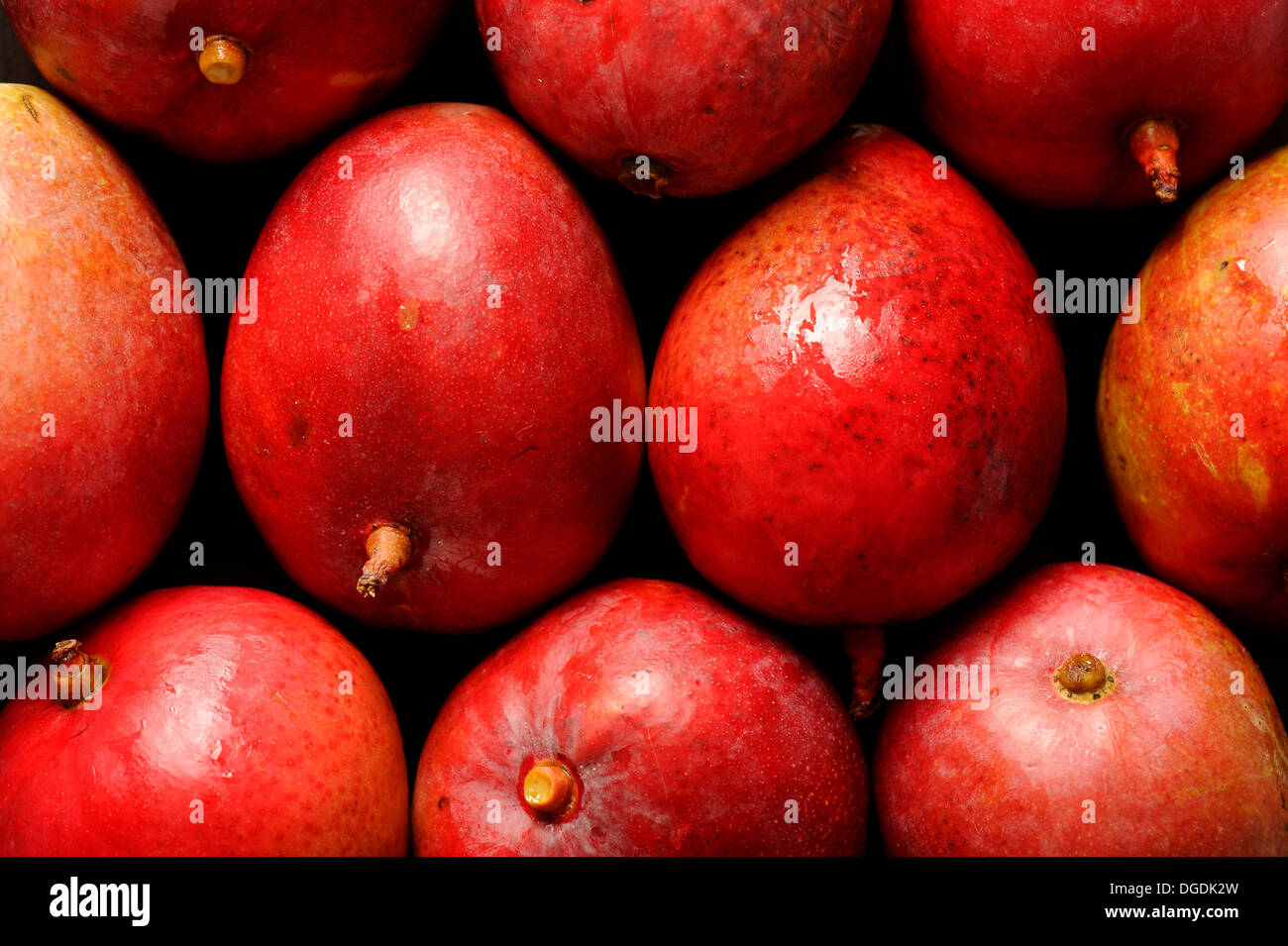 Closeup of ripe and juicy mango backgrounds Stock Photo - Alamy