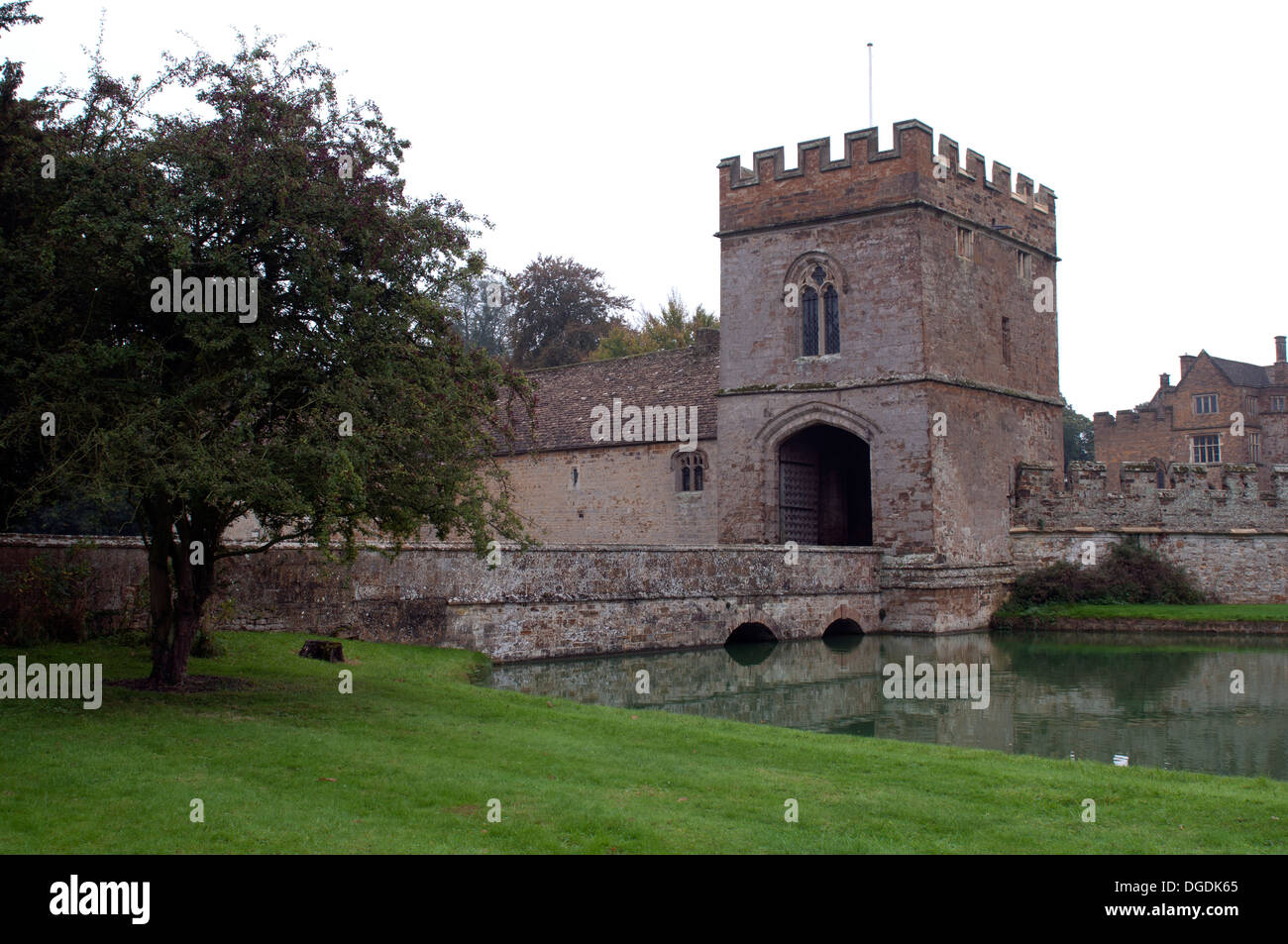 Broughton Castle Oxfordshire High Resolution Stock Photography and ...