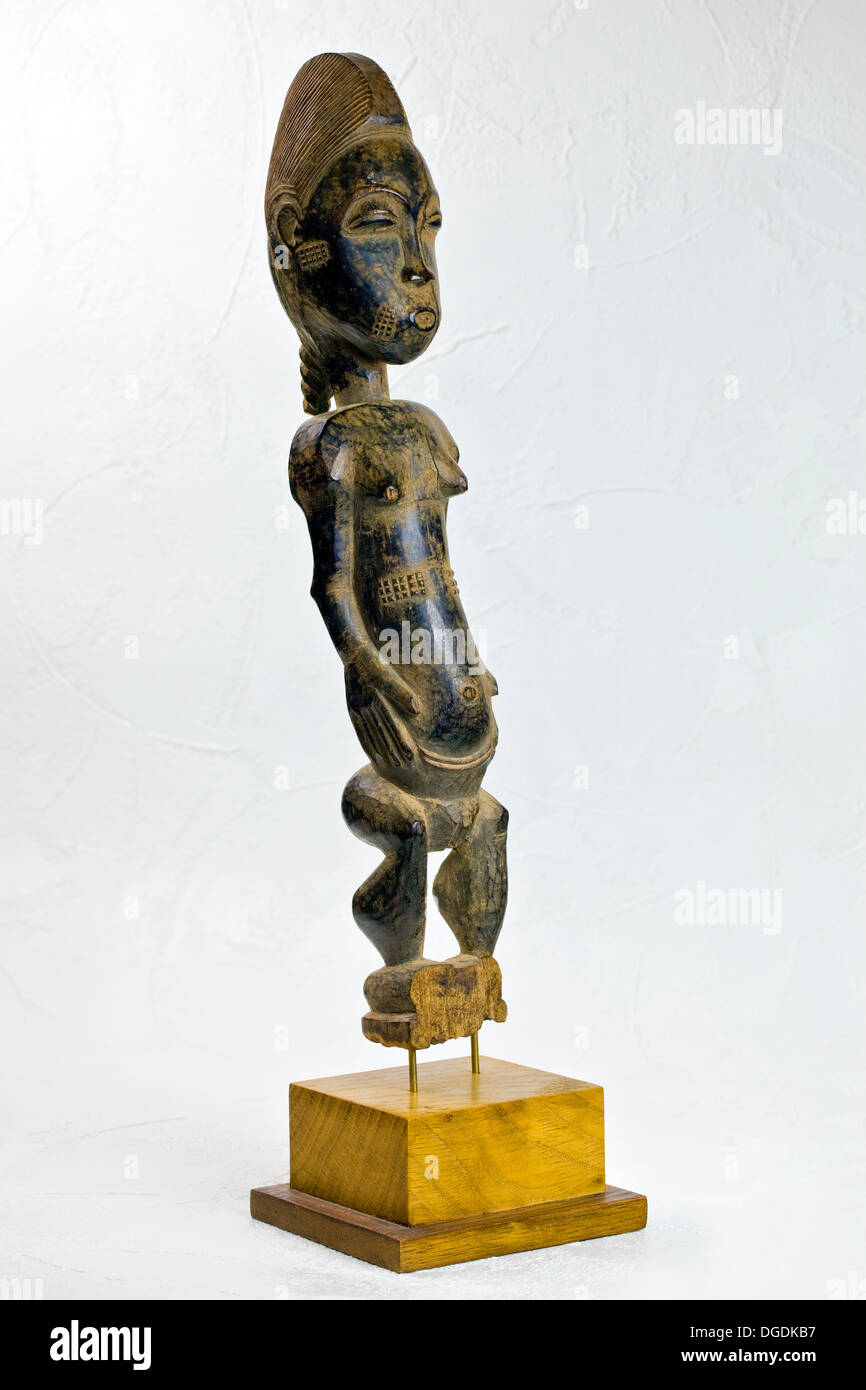 African body art hi-res stock photography and images - Alamy