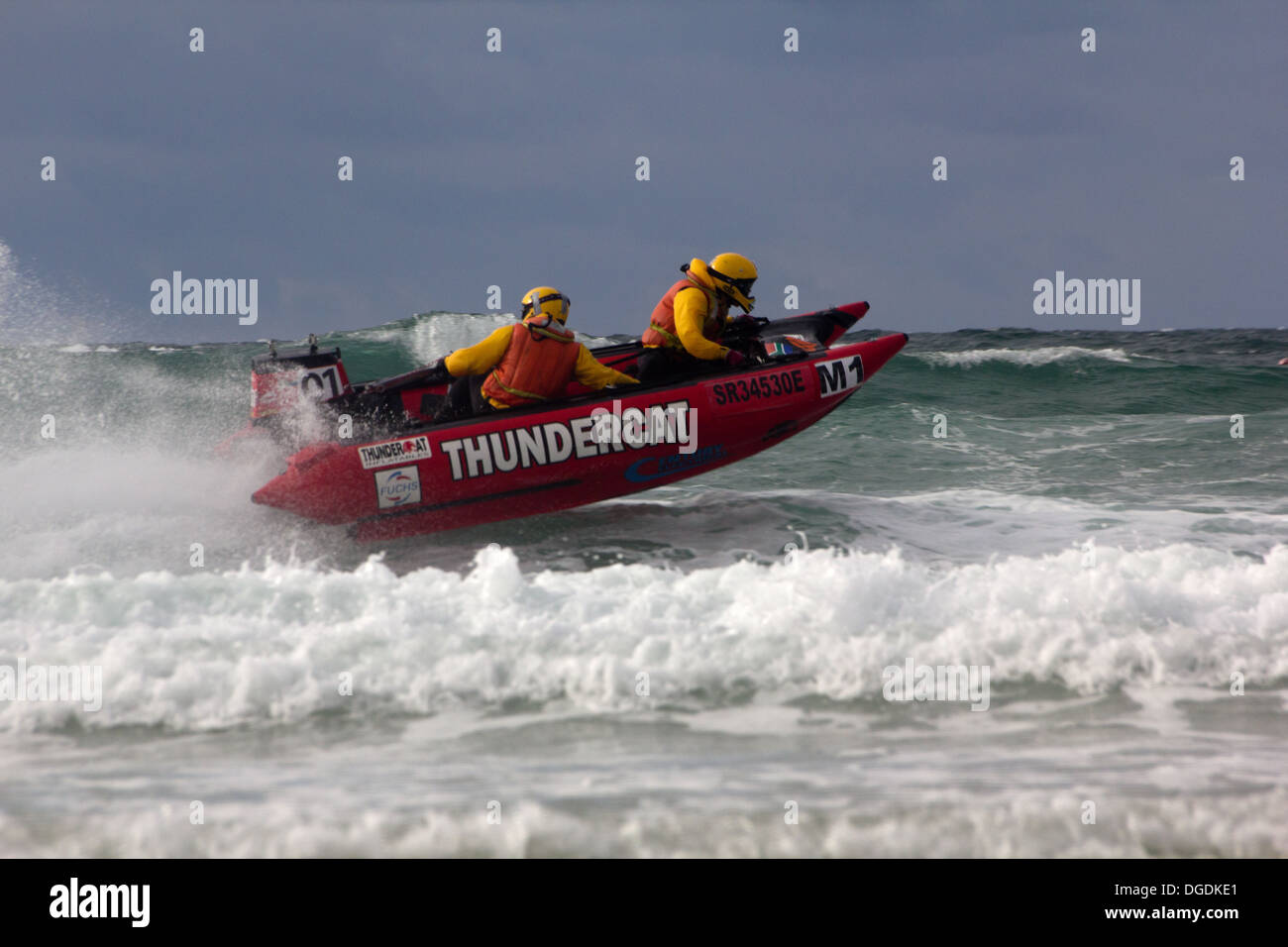 Surf boat race hi-res stock photography and images - Alamy