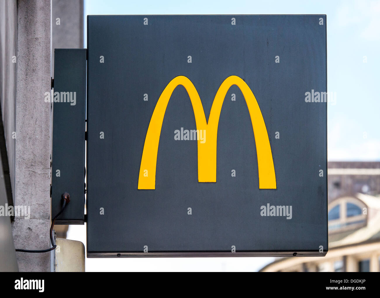 McDonald's Restaurant Sign Stock Photo - Alamy
