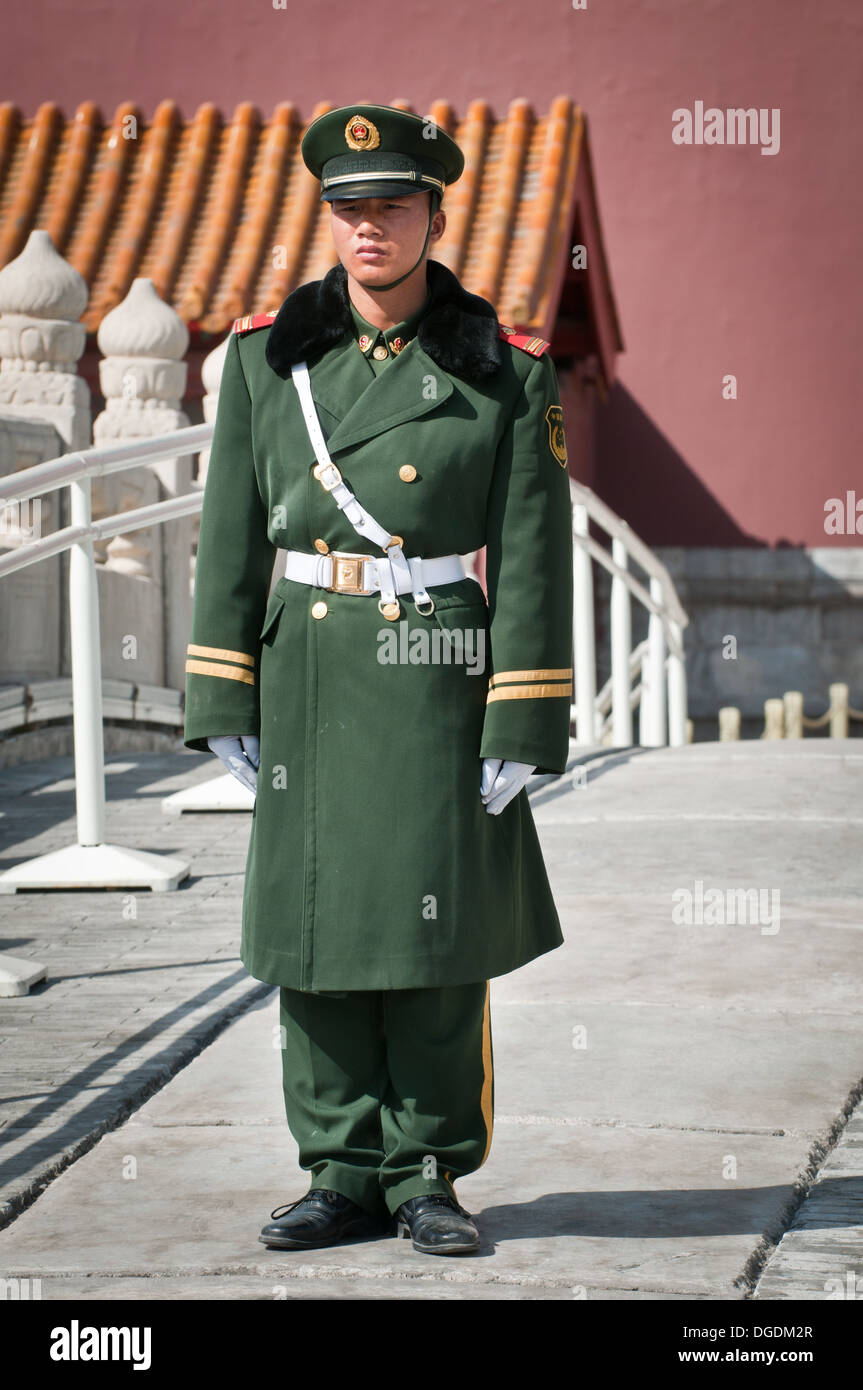 Chinese soldier in front heavenly hi-res stock photography and images ...