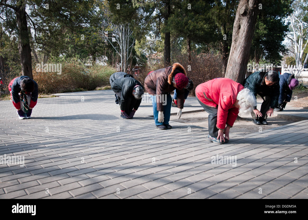 Morning exercises in Jingshan Park in Beijing, China Stock Photo - Alamy