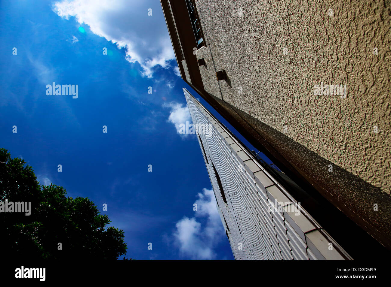 Sharp buildings hi-res stock photography and images - Alamy