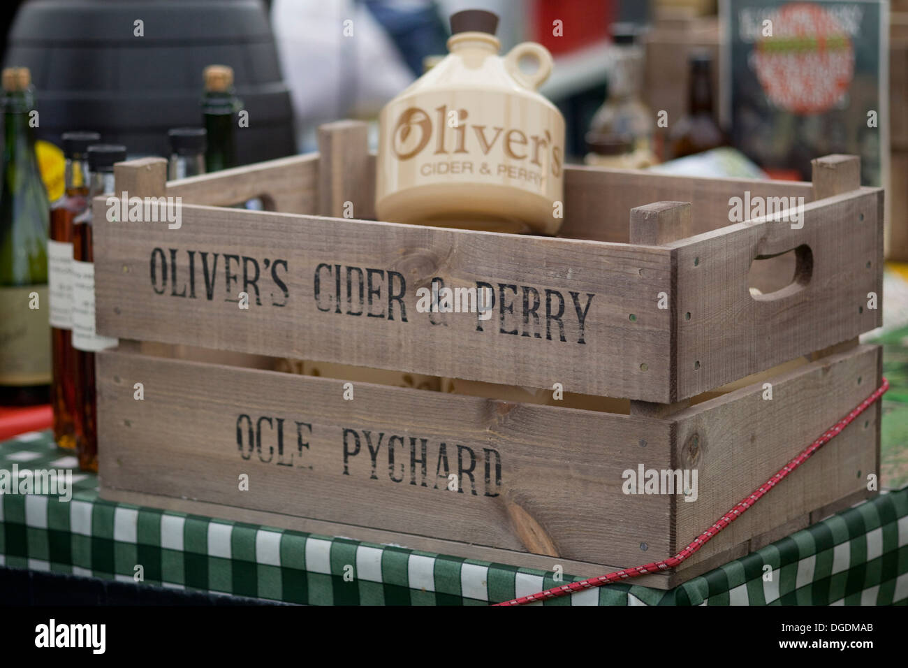 Flagon cider hi-res stock photography and images - Alamy