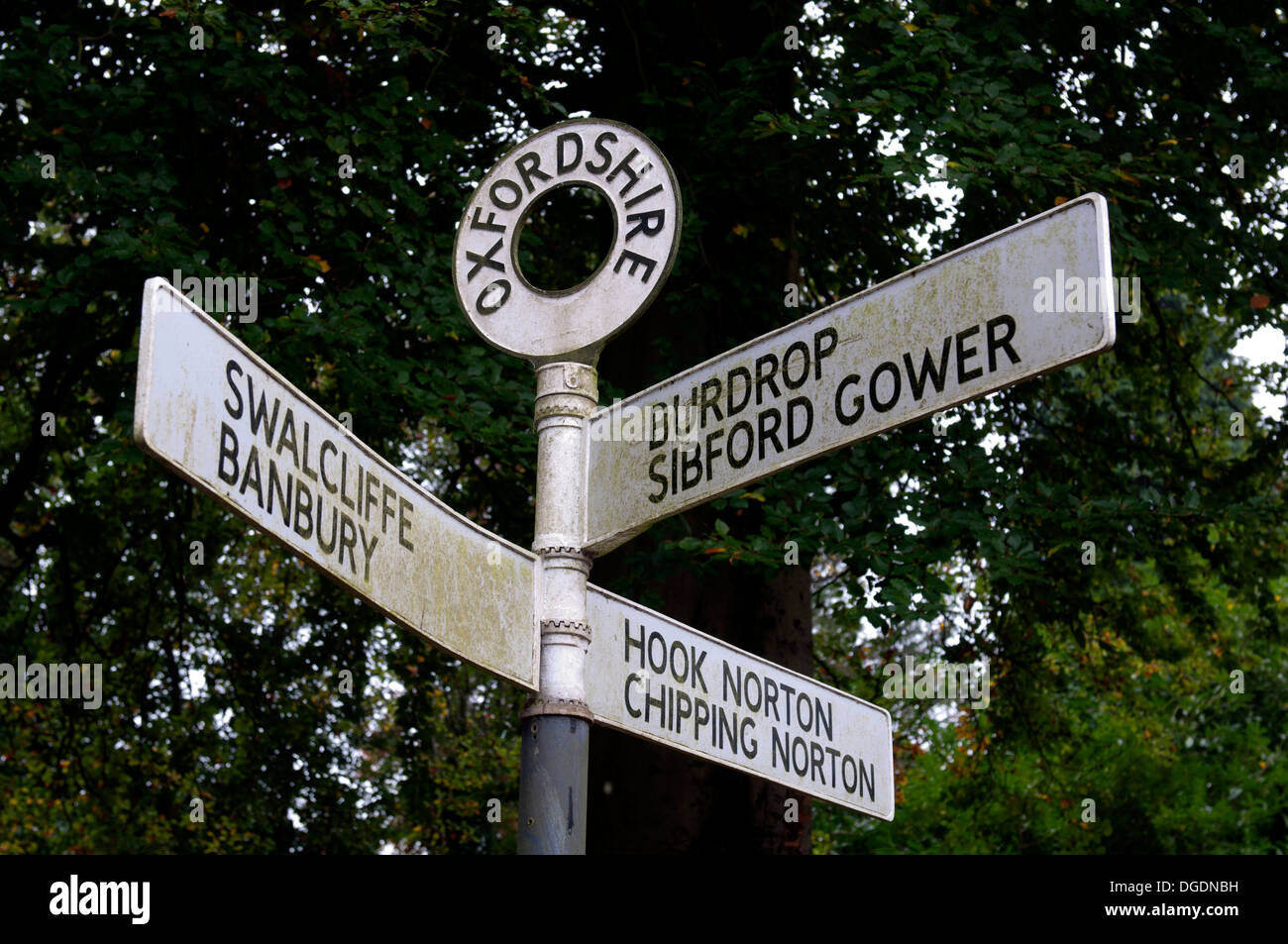 Sign post in Sibford Ferris village, Oxfordshire, UK Stock Photo - Alamy