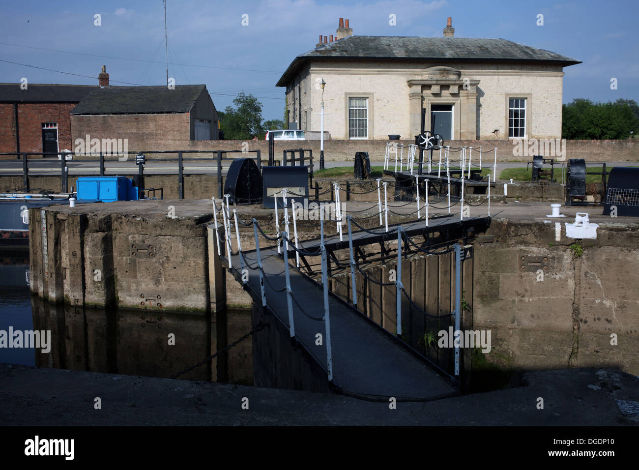 Naburn Lock - House - Canal and River Trust - River House - Yorkshire ...