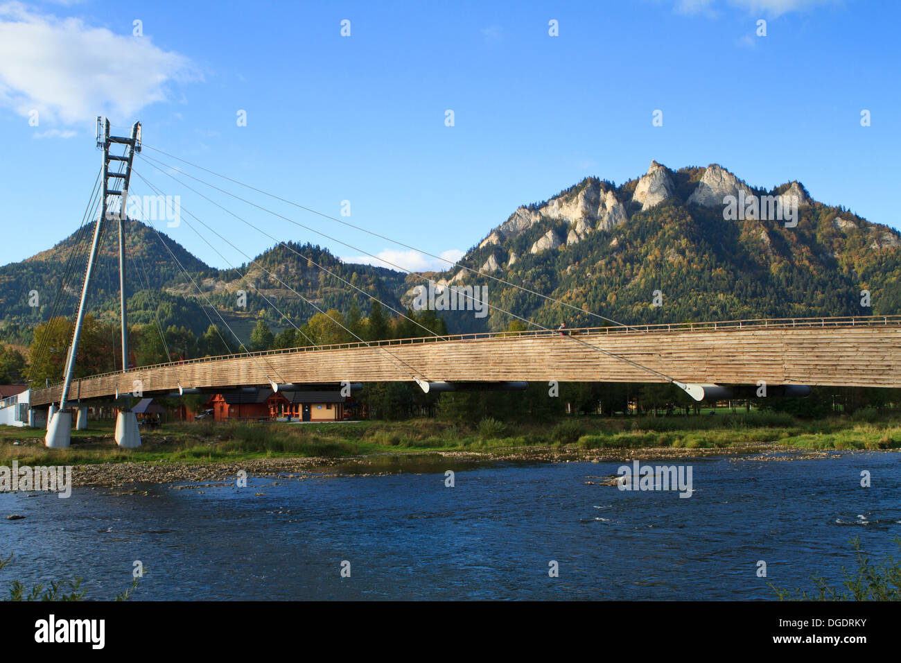 Suspension footpath bridge between Poland and Slovakia over Dunajec ...