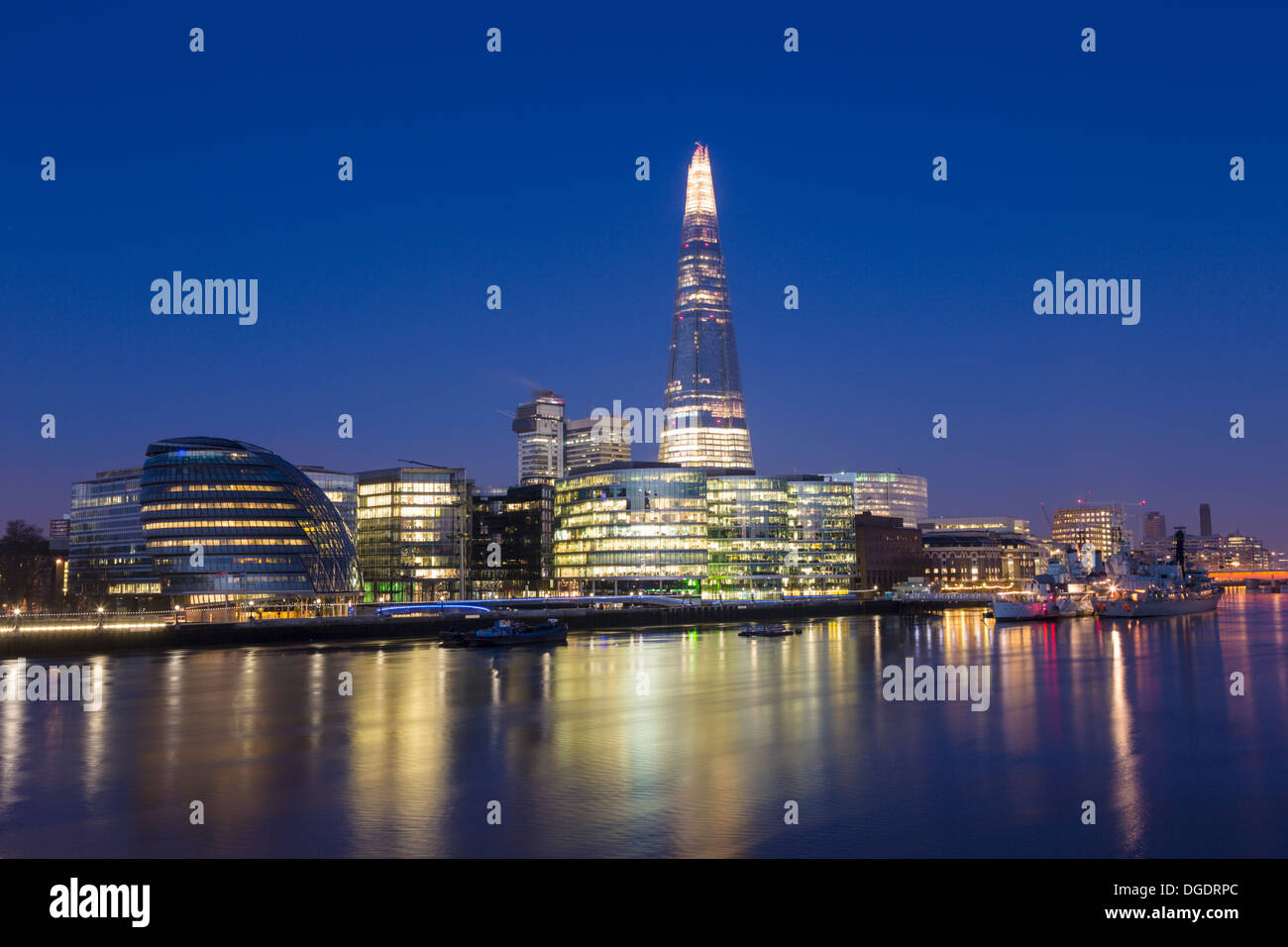 The city of london skyline at dawn hi-res stock photography and images ...