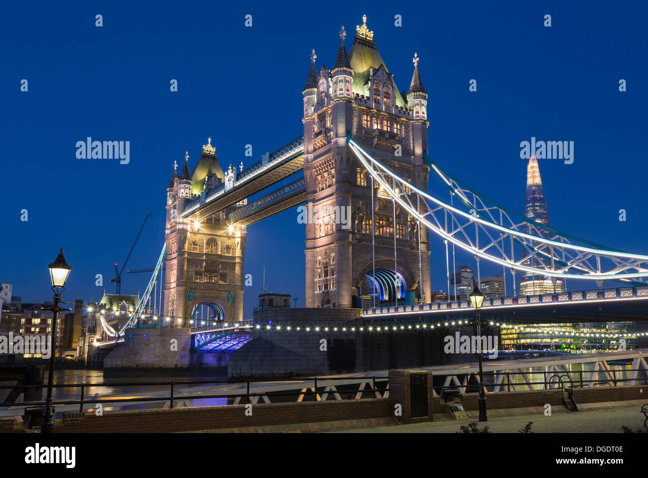Tower bridge and the shard hi-res stock photography and images - Alamy