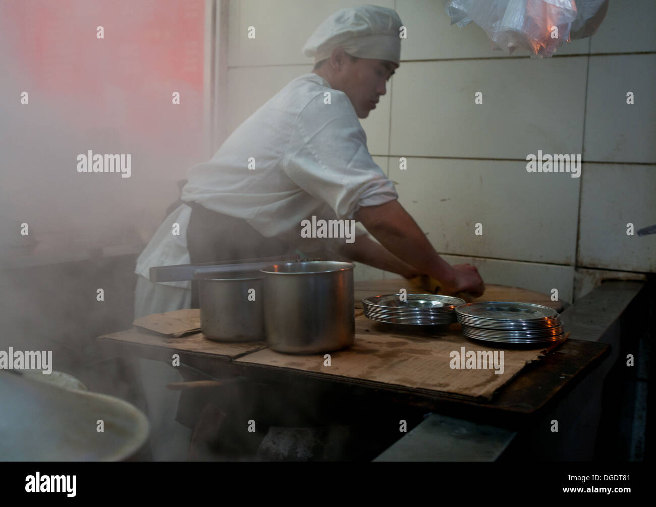 Cook in shanghai hi-res stock photography and images - Alamy