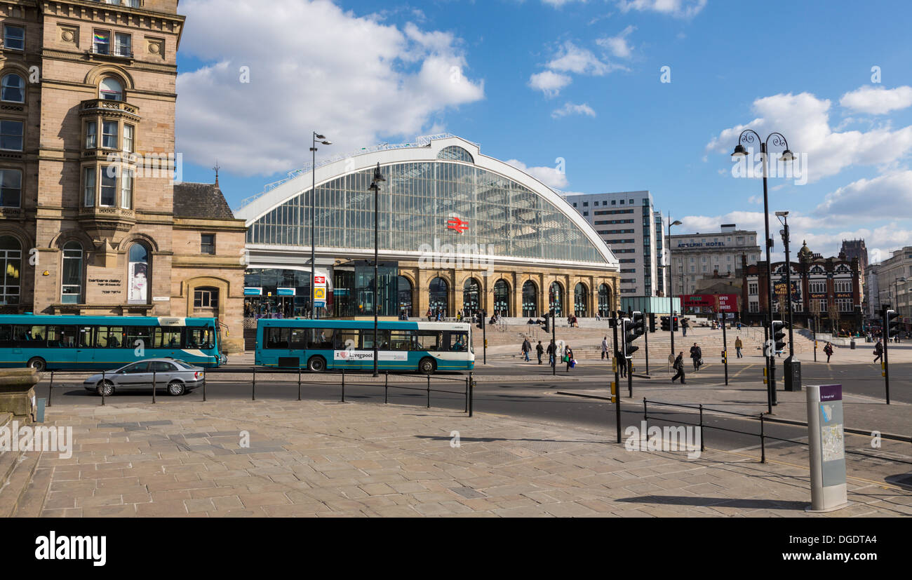 Liverpool Lime Street Railway Station Stock Photo - Alamy