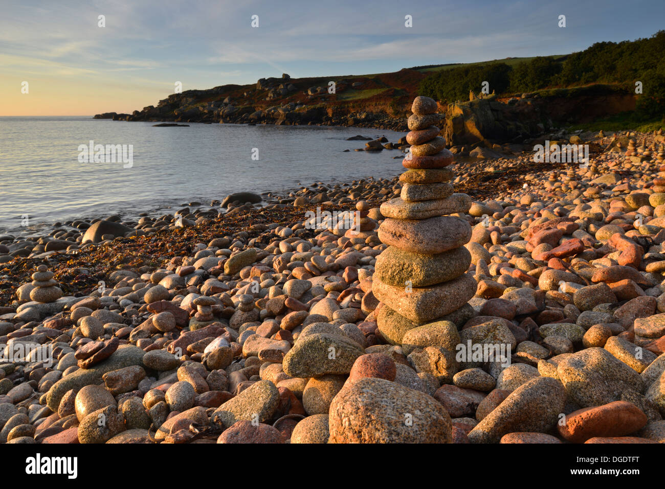 Pebble stack hi-res stock photography and images - Alamy