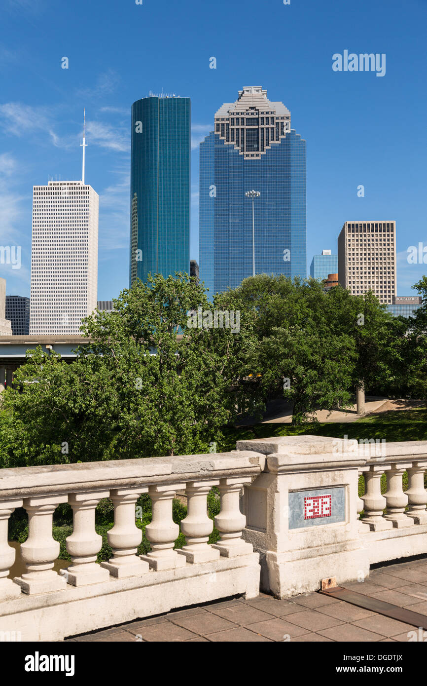 Houston skyline hi-res stock photography and images - Alamy
