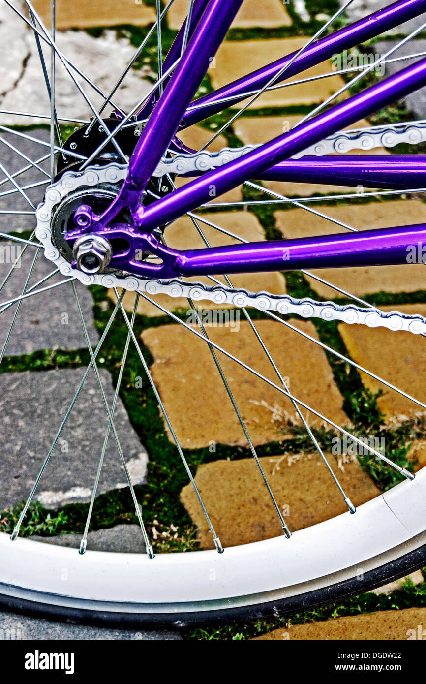 Bicycle chain frame hi-res stock photography and images - Alamy
