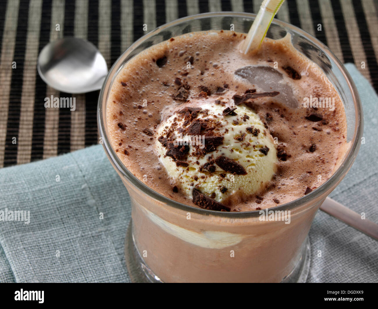 Individual chocolate ice cream scoop hi-res stock photography and ...