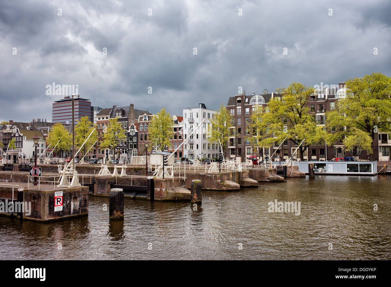 Dam river amstel hi-res stock photography and images - Alamy