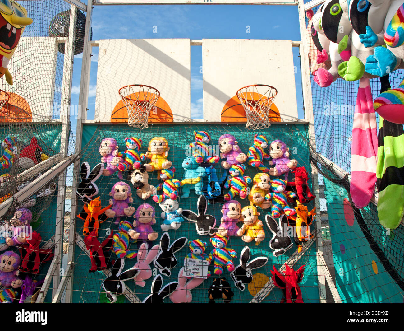 Stuffed toys state fair hi-res stock photography and images - Alamy