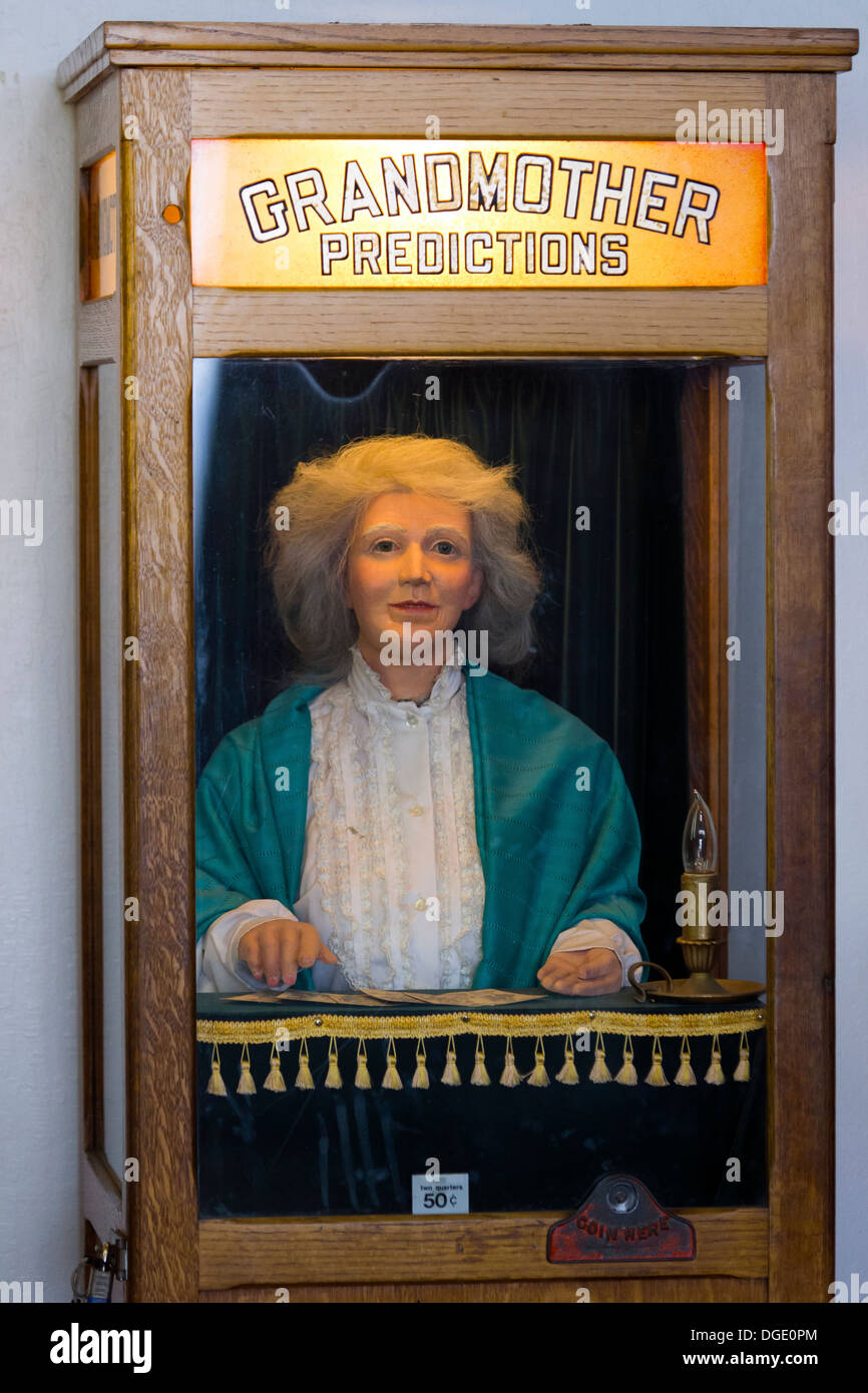 Fortune Teller Machine High Resolution Stock Photography and Images - Alamy