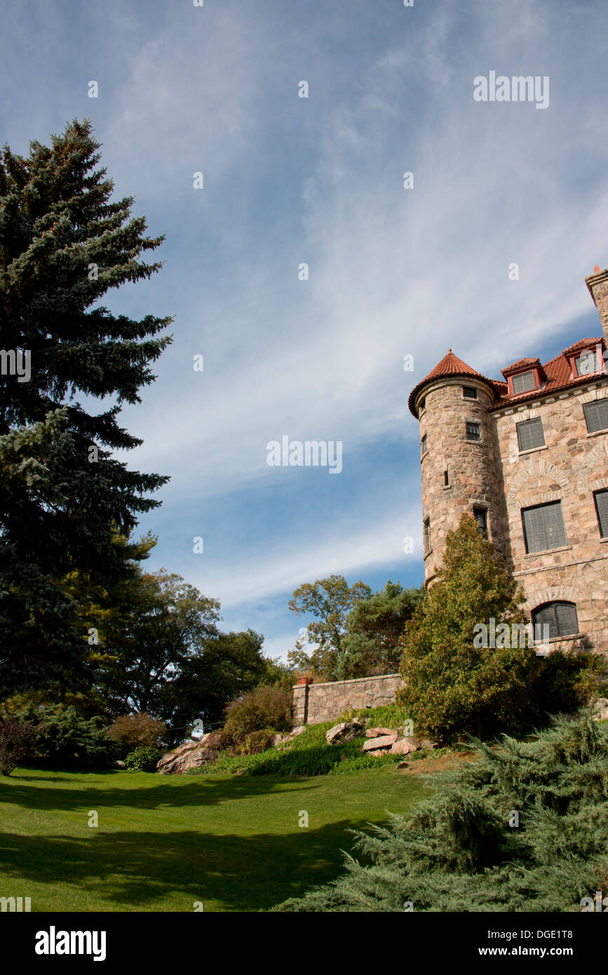 New York, St. Lawrence Seaway, Thousand Islands. Singer Castle on Dark ...