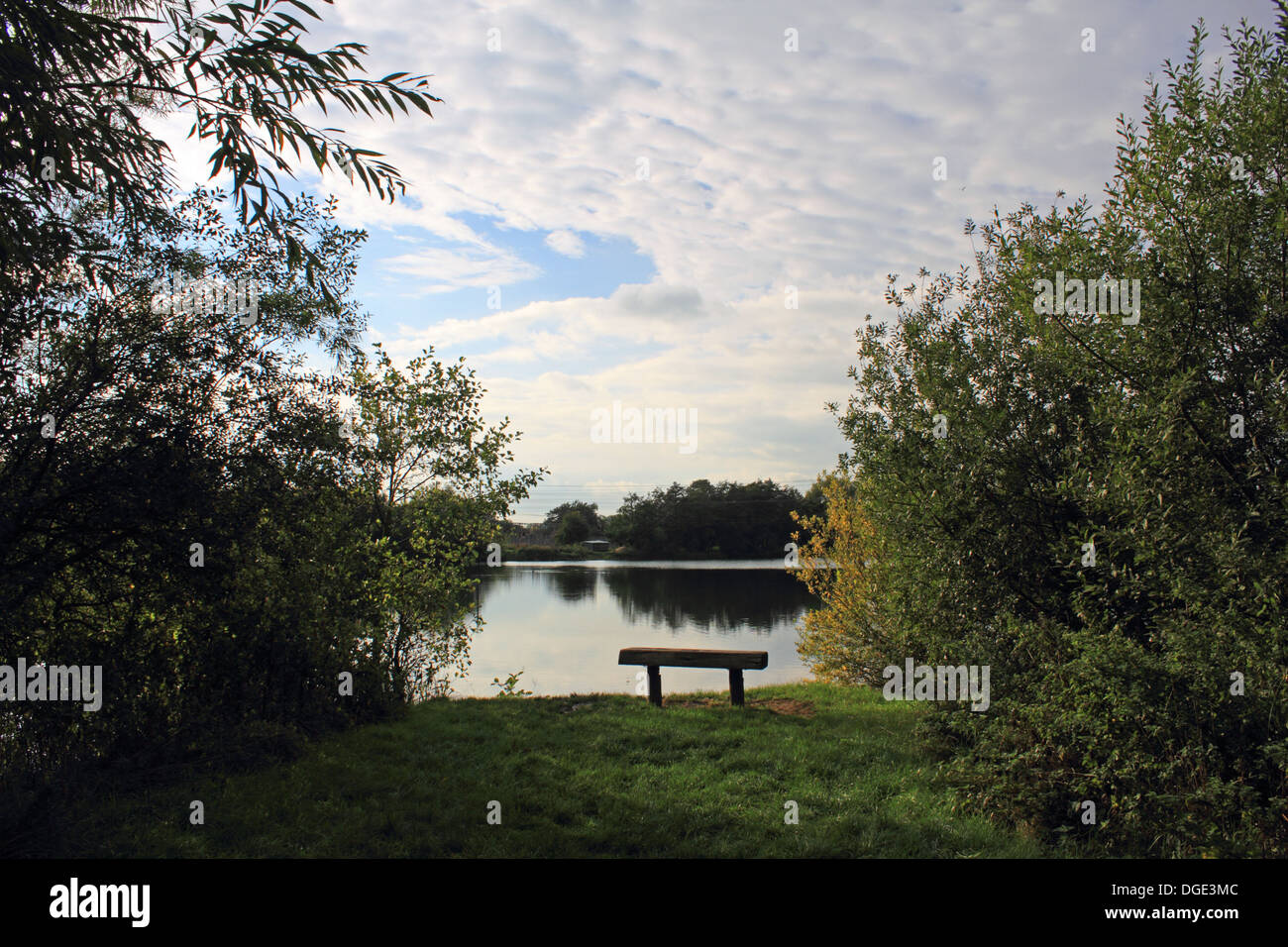 Witney Lake, Oxfordshire, England, UK Stock Photo - Alamy