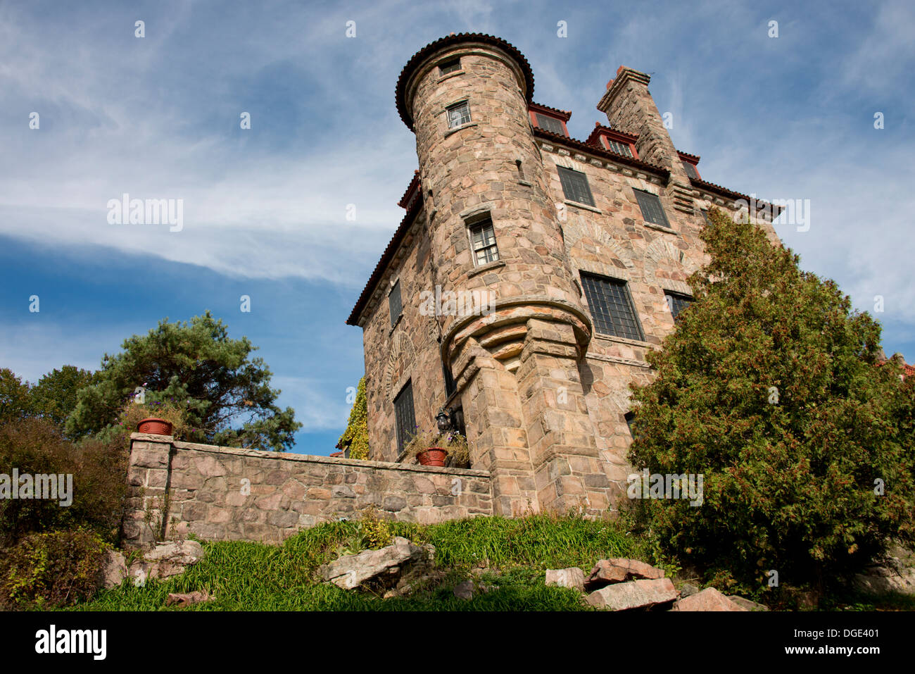 New York, St. Lawrence Seaway, Thousand Islands. Singer Castle on Dark ...