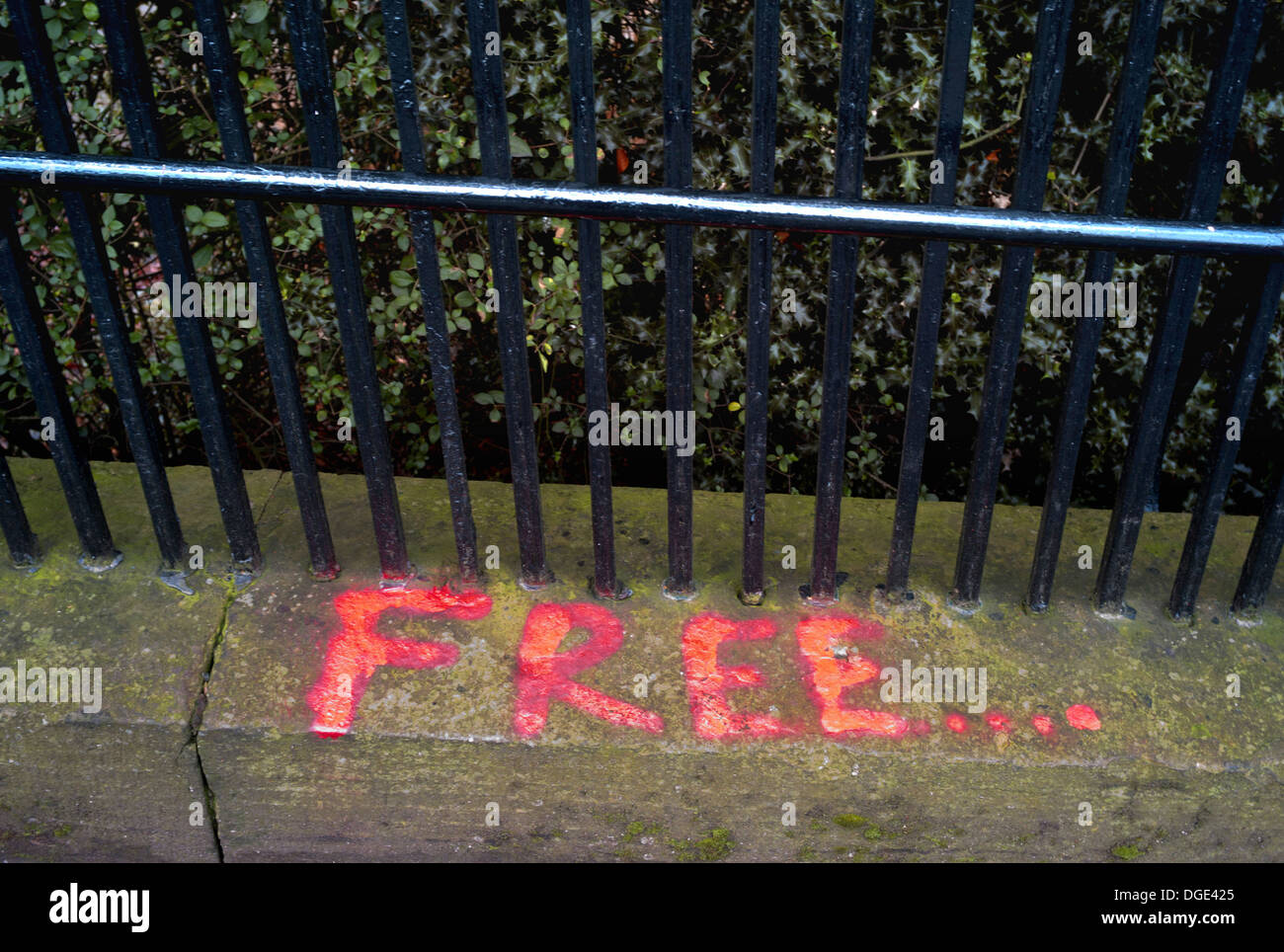 Graffiti question mark hi-res stock photography and images - Alamy