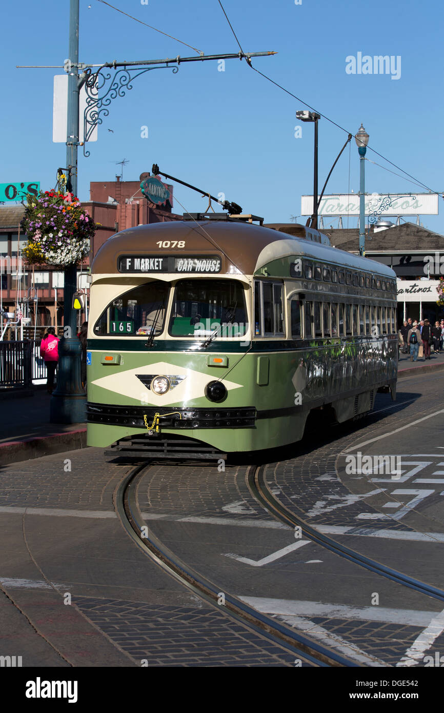 Green line coach hi-res stock photography and images - Alamy