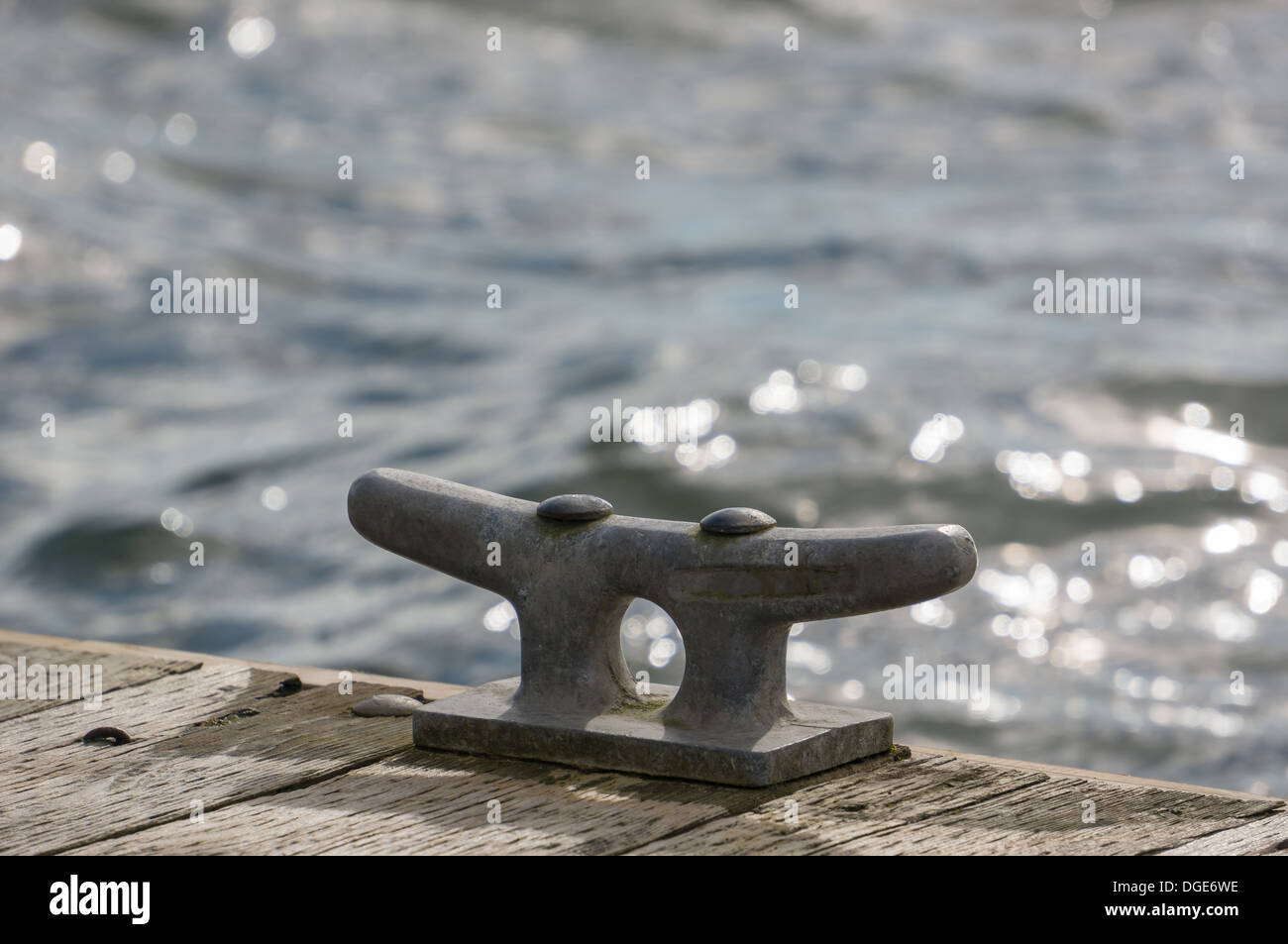 Cleat pier hi-res stock photography and images - Alamy