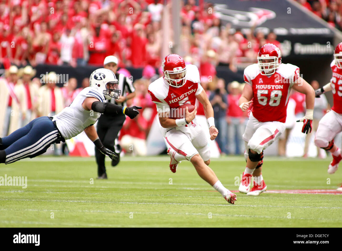 Quarterback scramble hi-res stock photography and images - Alamy