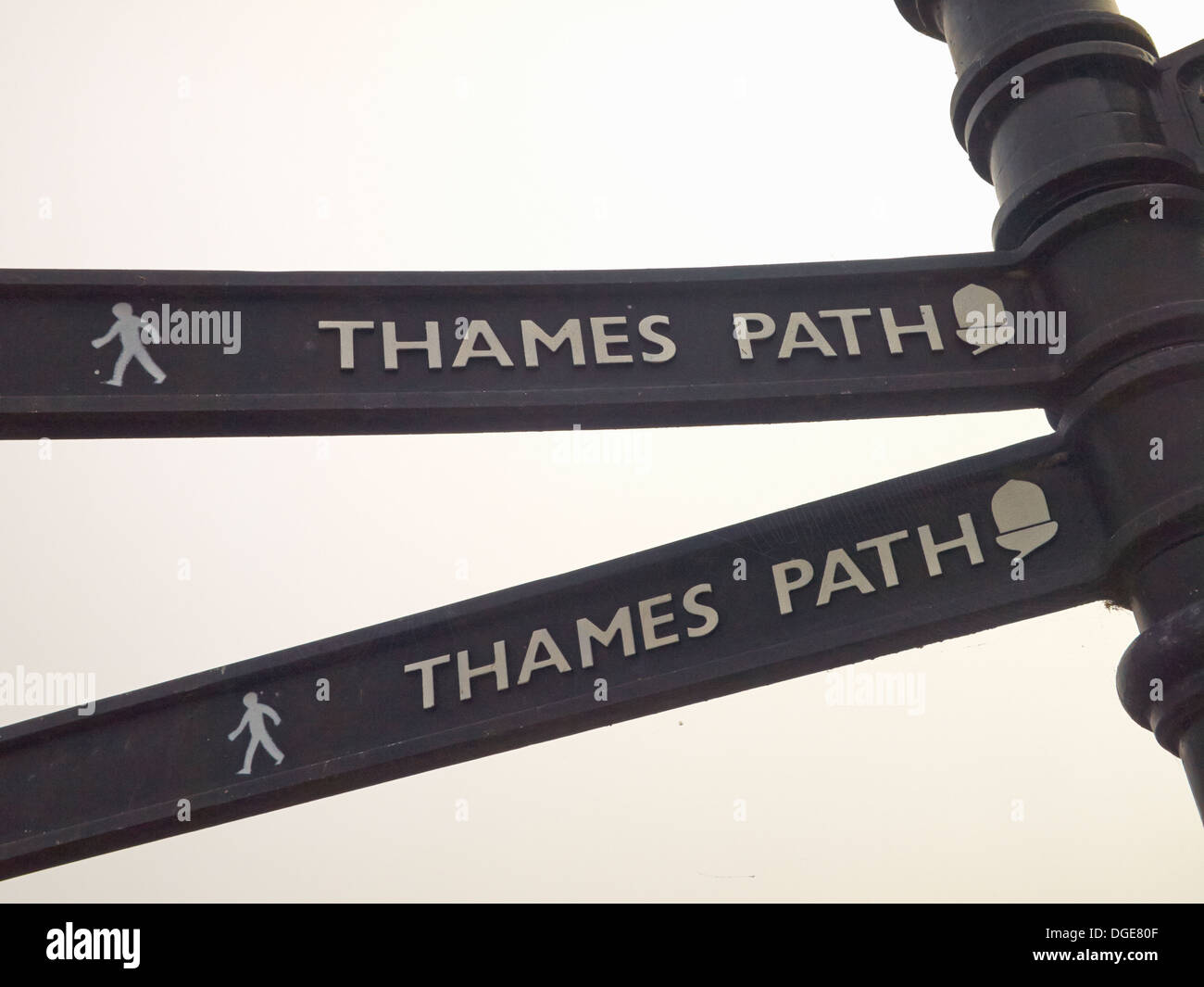 Thames path signs hi-res stock photography and images - Alamy