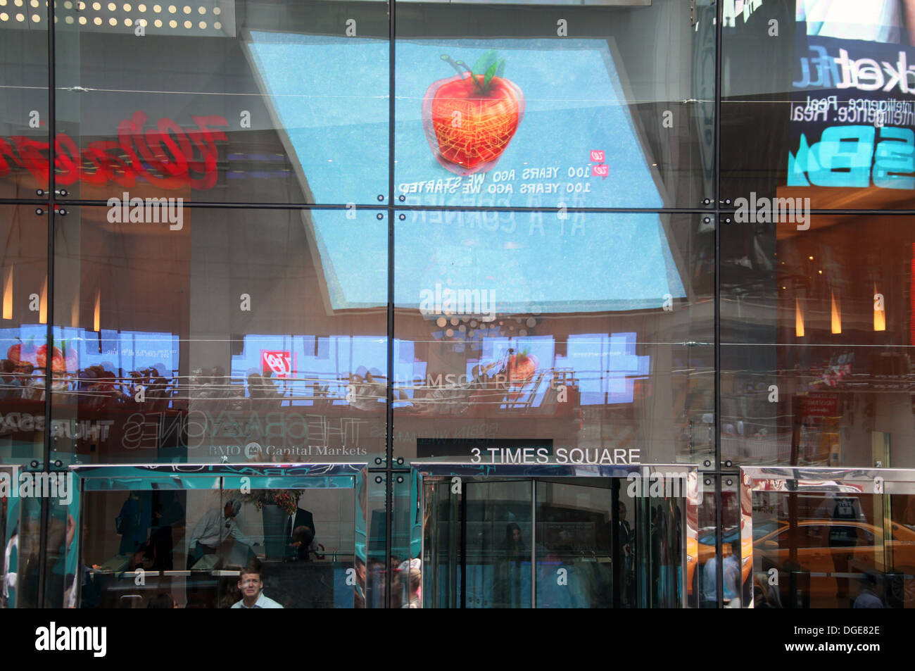 Thomson reuters building hi-res stock photography and images - Alamy