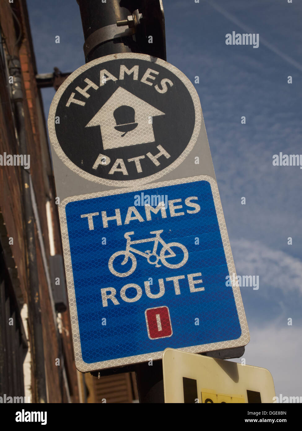 Thames Path Sign Stock Photos & Thames Path Sign Stock Images - Alamy