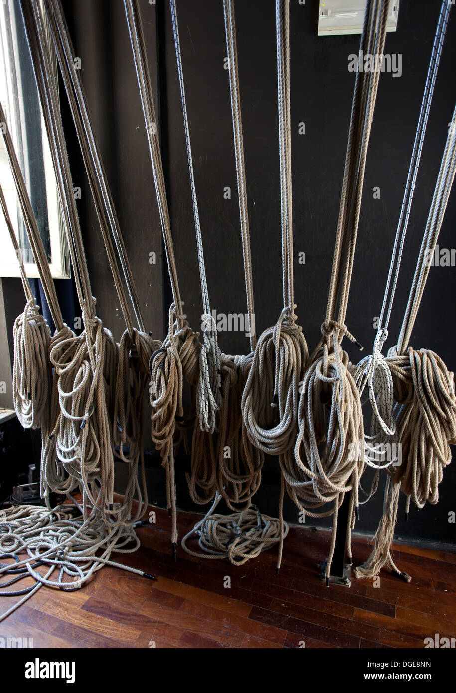 Stage behind the scenes hi-res stock photography and images - Alamy