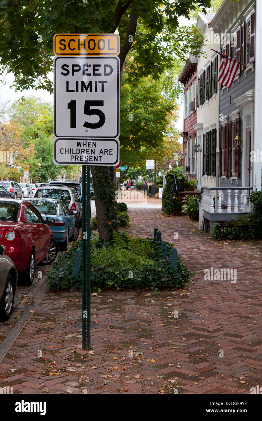 School speed limit sign Stock Photo - Alamy
