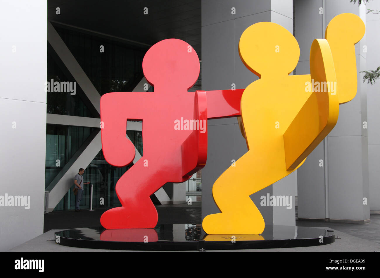Two dancing figures hi-res stock photography and images - Alamy
