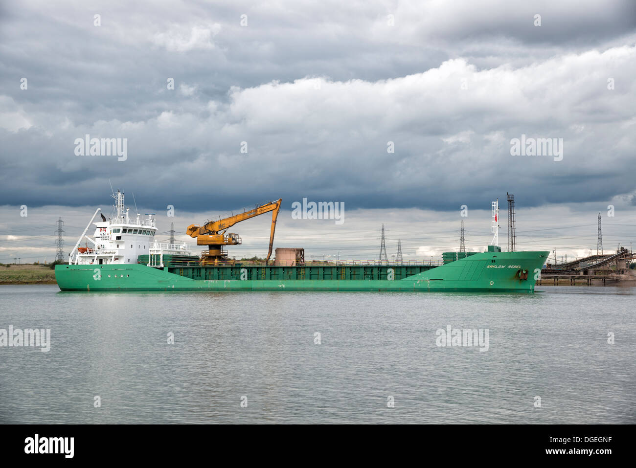 Cargo ship on river thames hi-res stock photography and images - Alamy