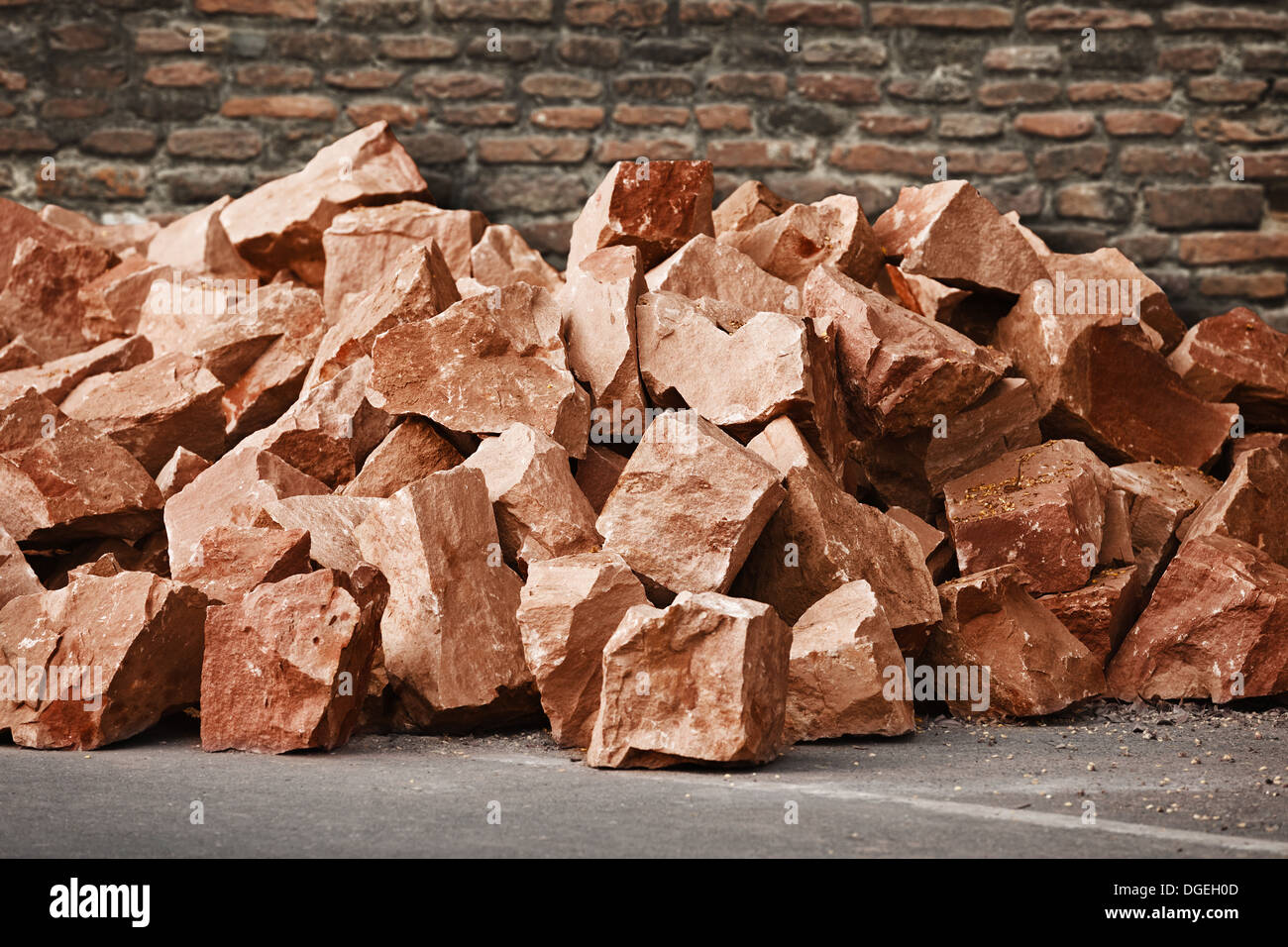 Red stones hi-res stock photography and images - Alamy