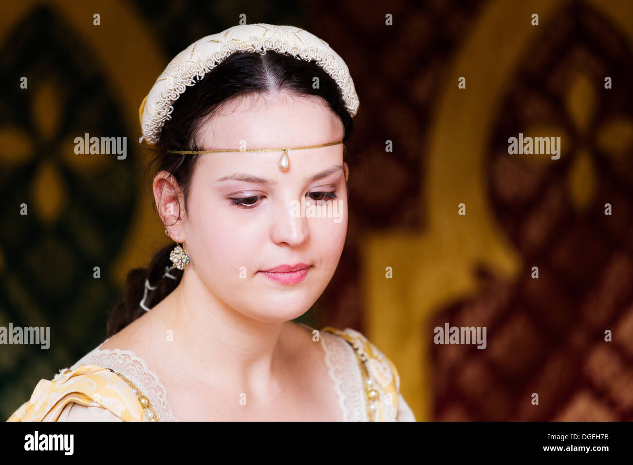 Medieval court dress hi-res stock photography and images - Alamy