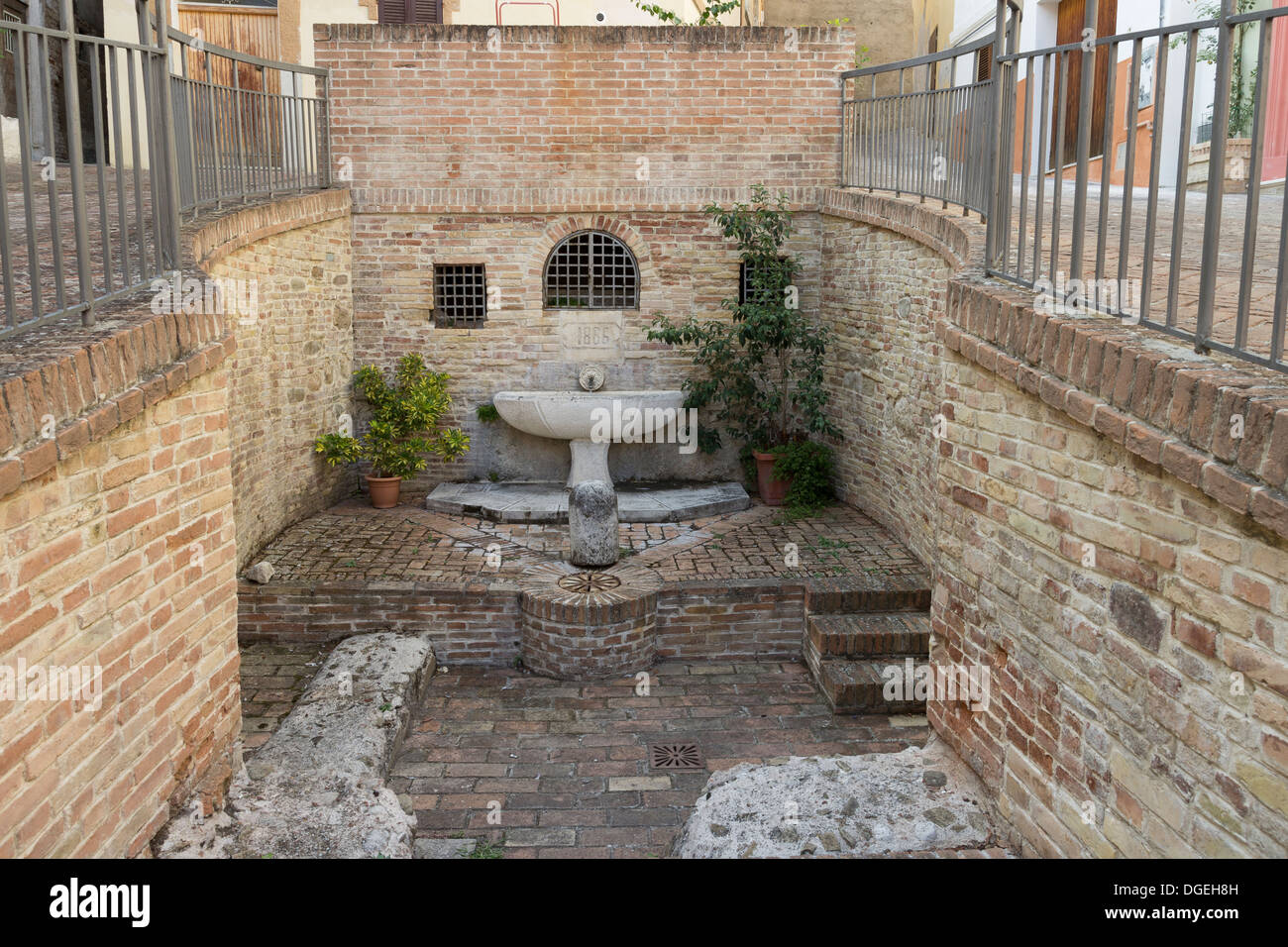 the historic center of Penne in italy Stock Photo - Alamy
