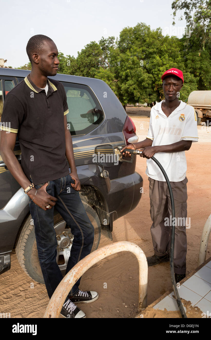 Gas petrol filling fueling station hi-res stock photography and images ...