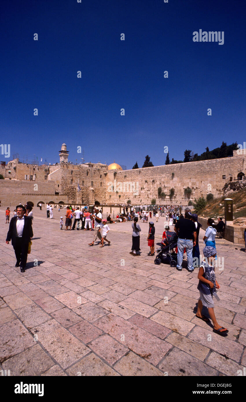 People visiting the Western Wall, Old City of Jerusalem, Israel Stock ...