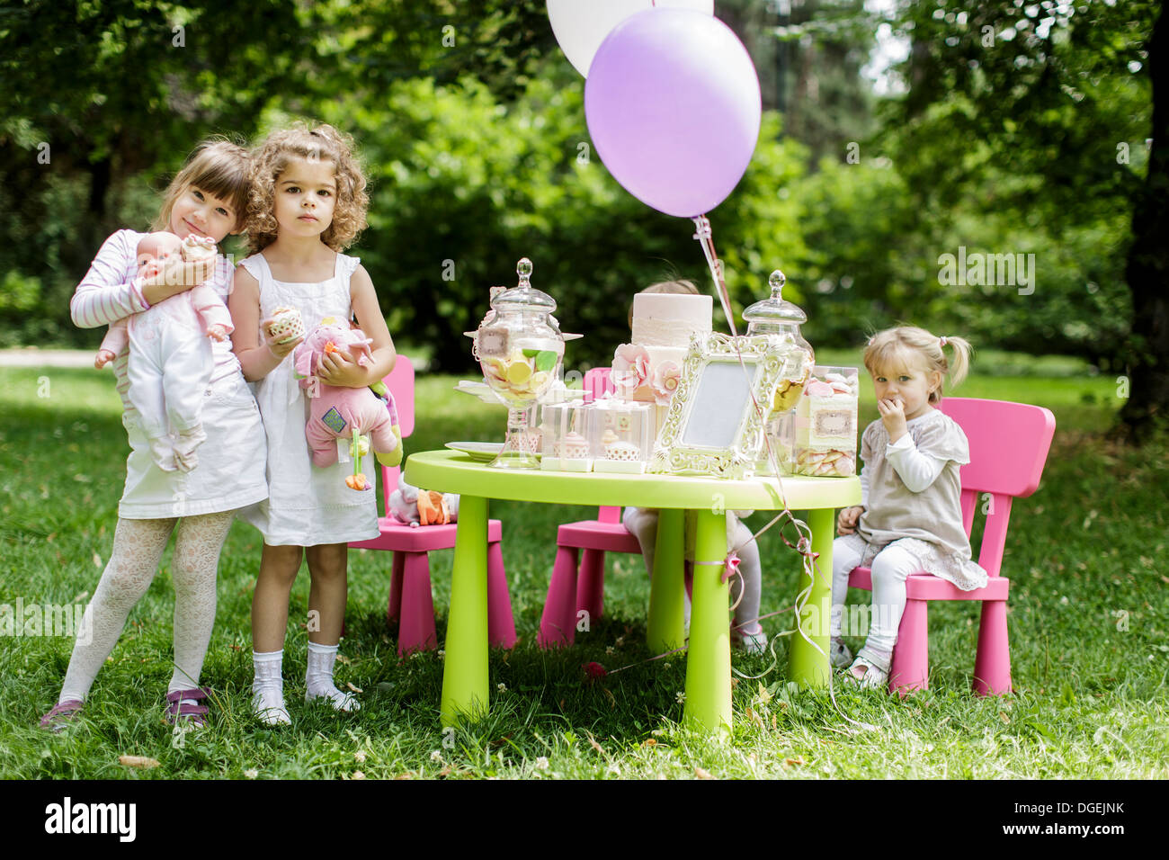 Happy friends child kid birthday party hi-res stock photography and ...
